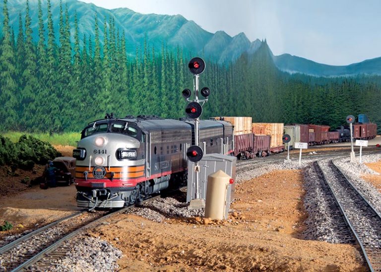 Southern Pacific Shasta Route in HO - Railroad Model Craftsman