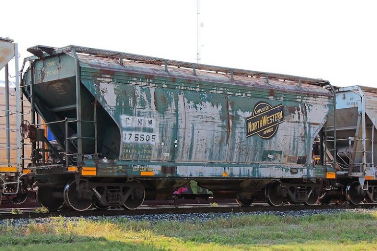 Arriving Now: HO Scale 'Grit N’ Grime' Series Cars from Micro-Trains ...